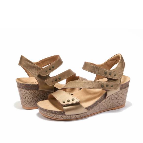 Halsa Footwear | Shoes | New Halsa Footwear Womens Giselle Wedge Heels ...